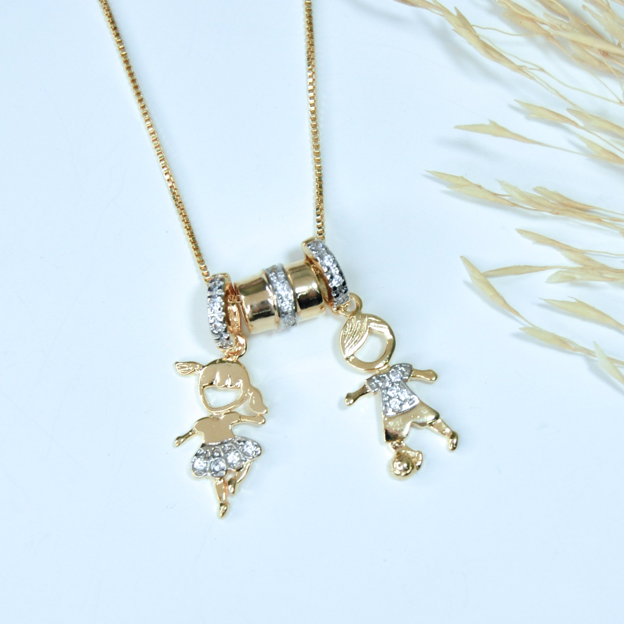Arya Joias - Colar 2 Filhos Contra Argola Cravejada Banhado Ouro 18k