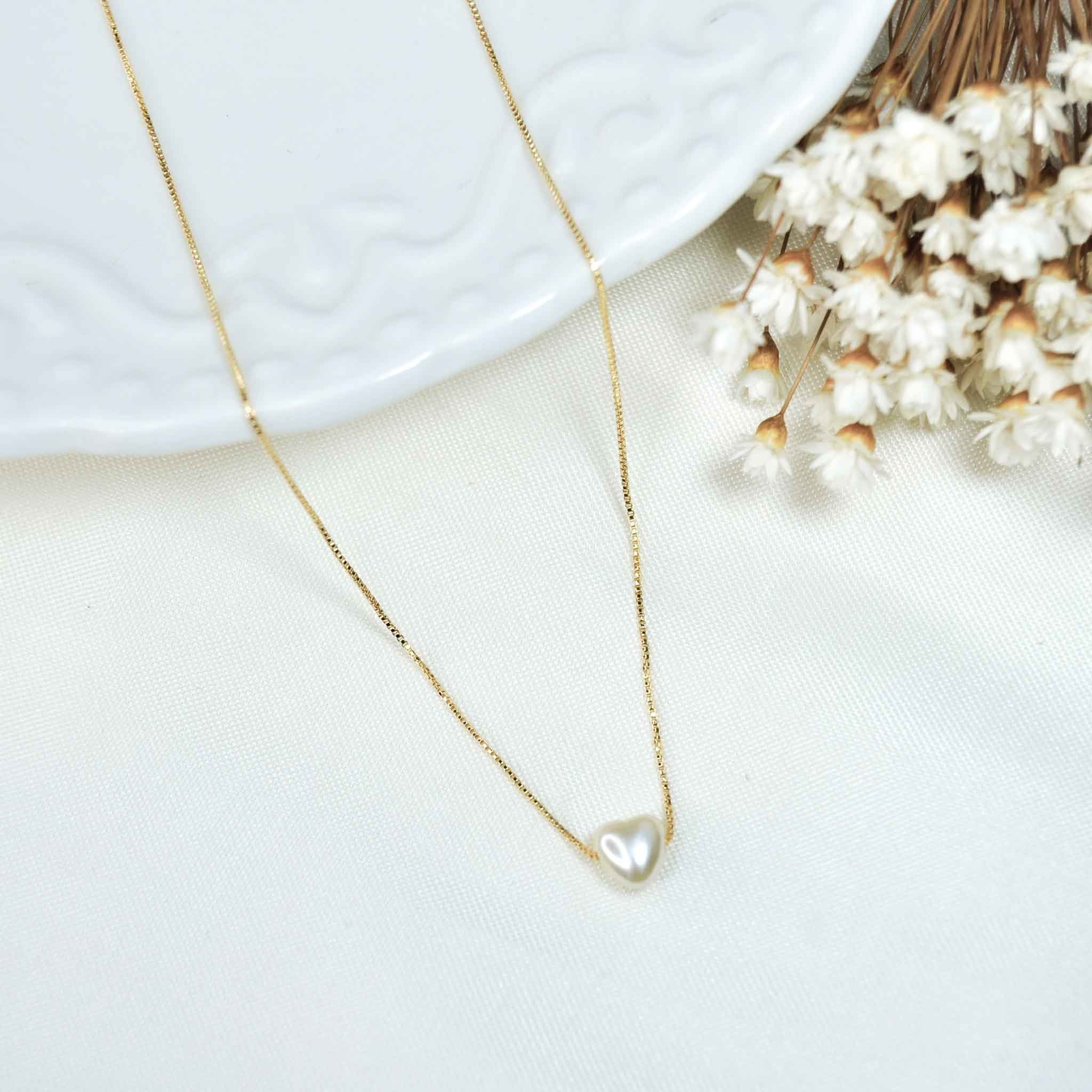 Arya Joias - Colar Coração Pérola Pequeno banhado a Ouro 18k