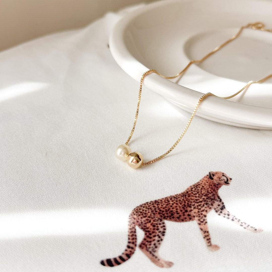 Arya Joias - Colar Pérola E Bola Lisa Banhado a Ouro 18k